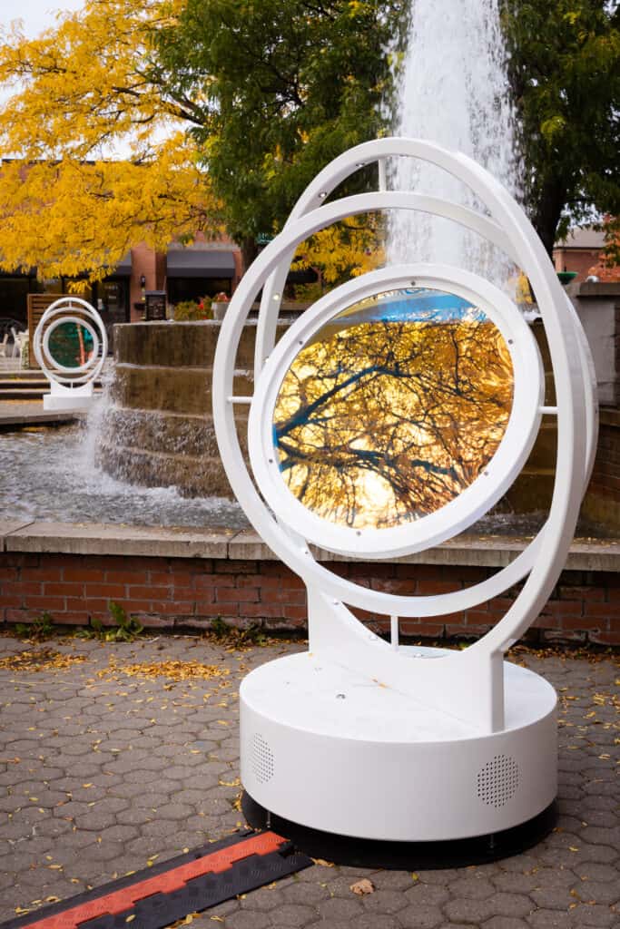 Optik - a colorful & playful installation - Powered by Creos