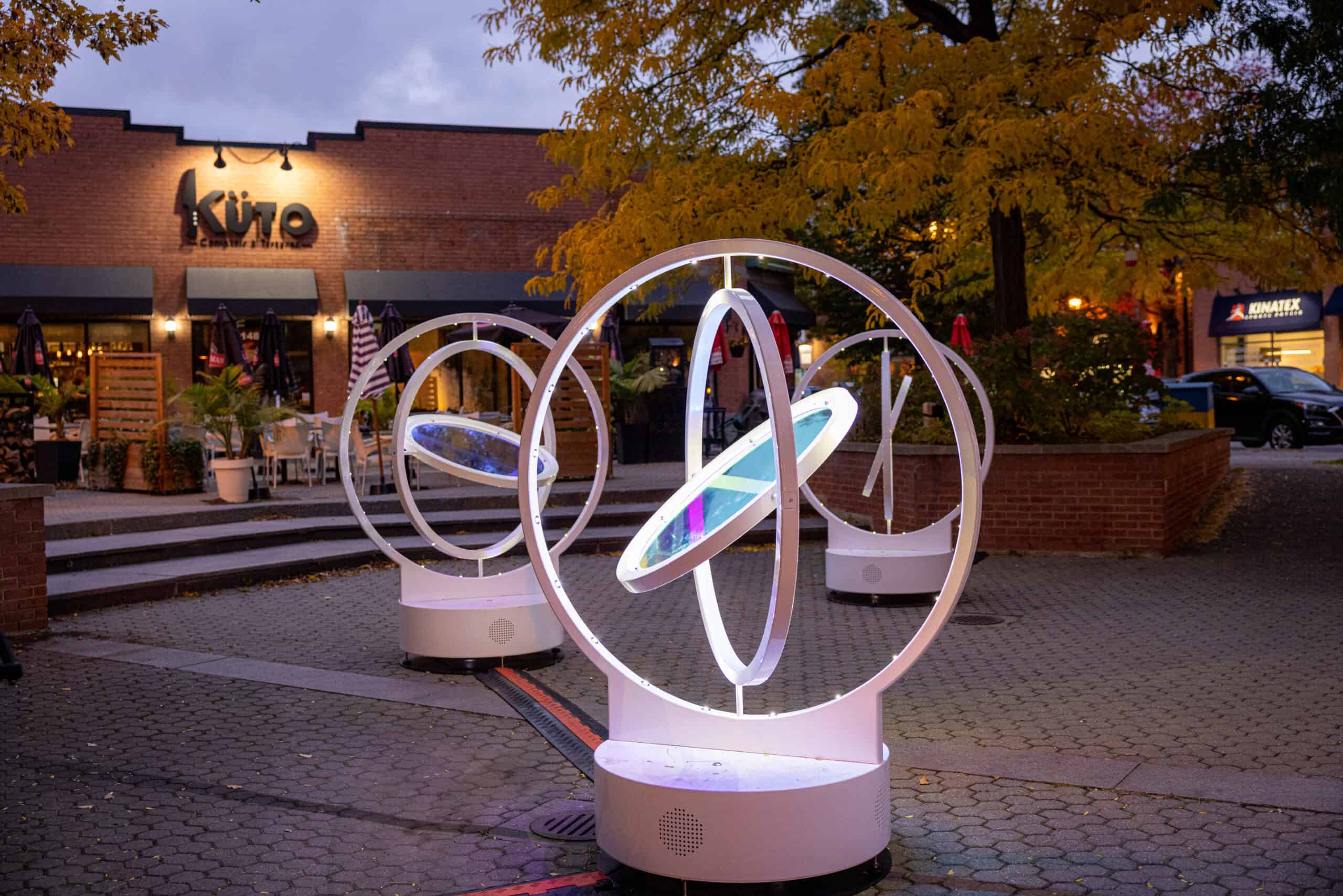 Optik - a colorful & playful Creos interactive installation